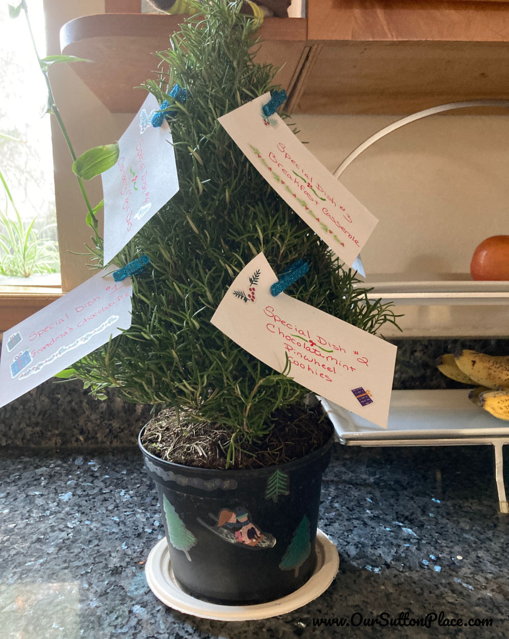 How to Make a Simple, Festive Bucket List Christmas Tree-and Ornament ...